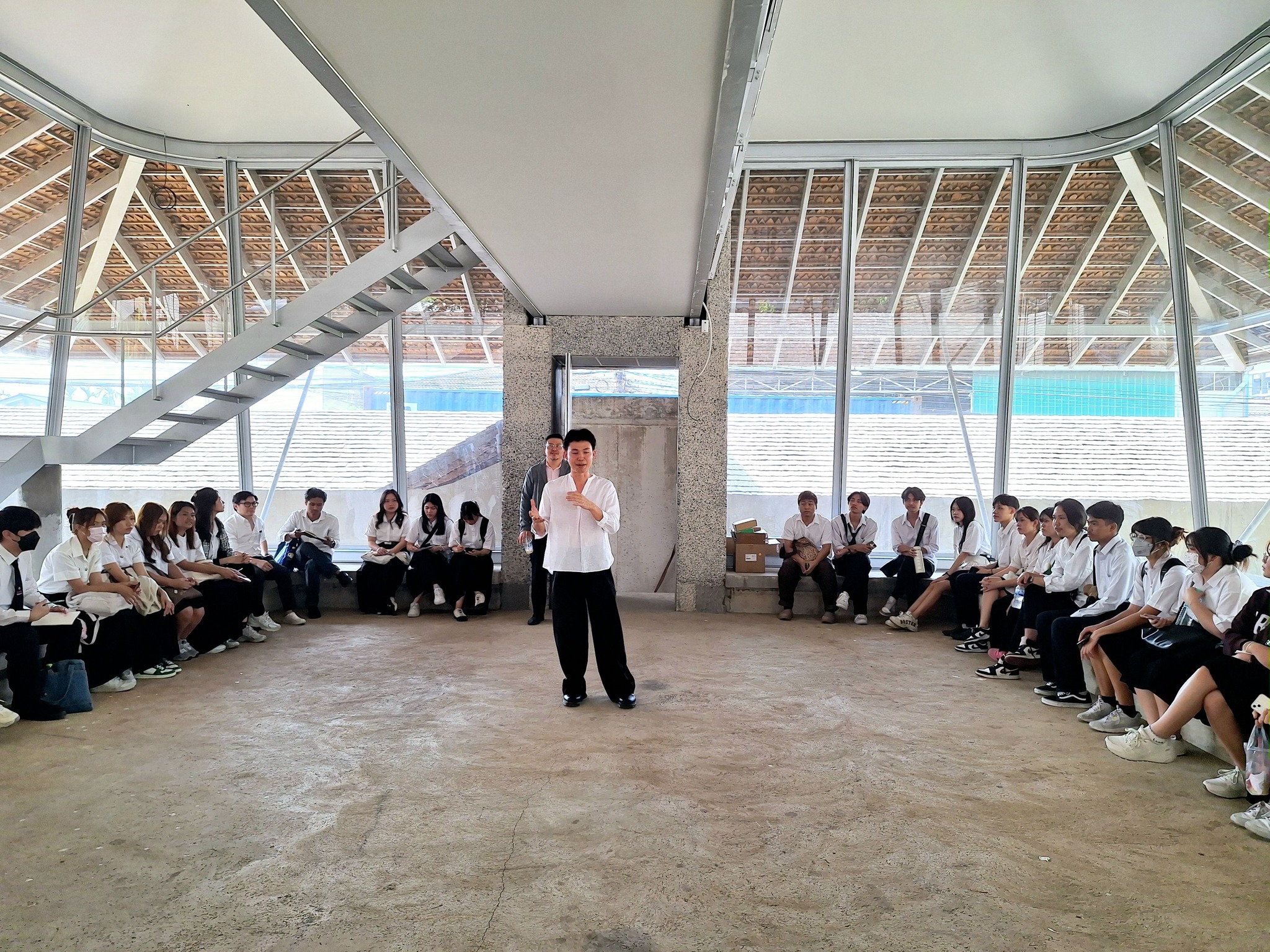 SPU~SoDA :In The Glazz Gallery Visit 2025 – คณะการออกแบบและสถาปัตยกรรม ...